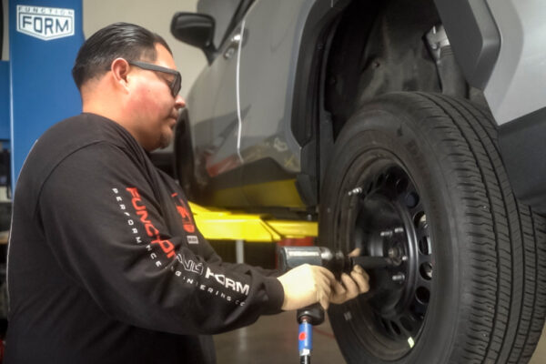 Toyota RAV4 2018+ Hybrid Front-Rear Leveling Lift Kit Install